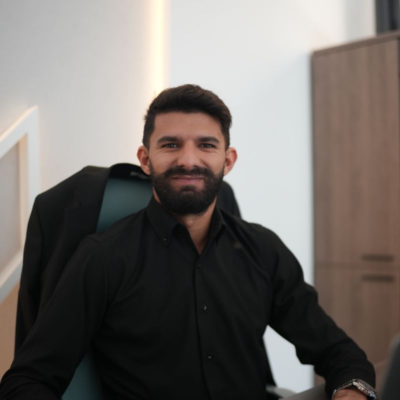 Trainers - Caravan To Digital